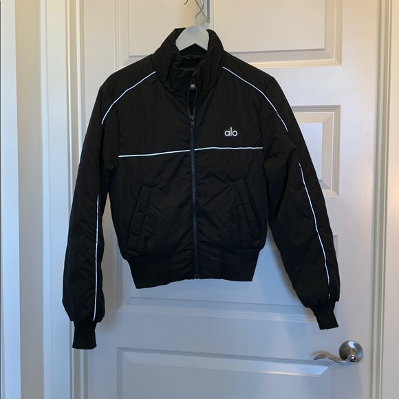 ALO Yoga | Jackets & Coats | Alo Yoga Black Puffer Jacket | Poshmark